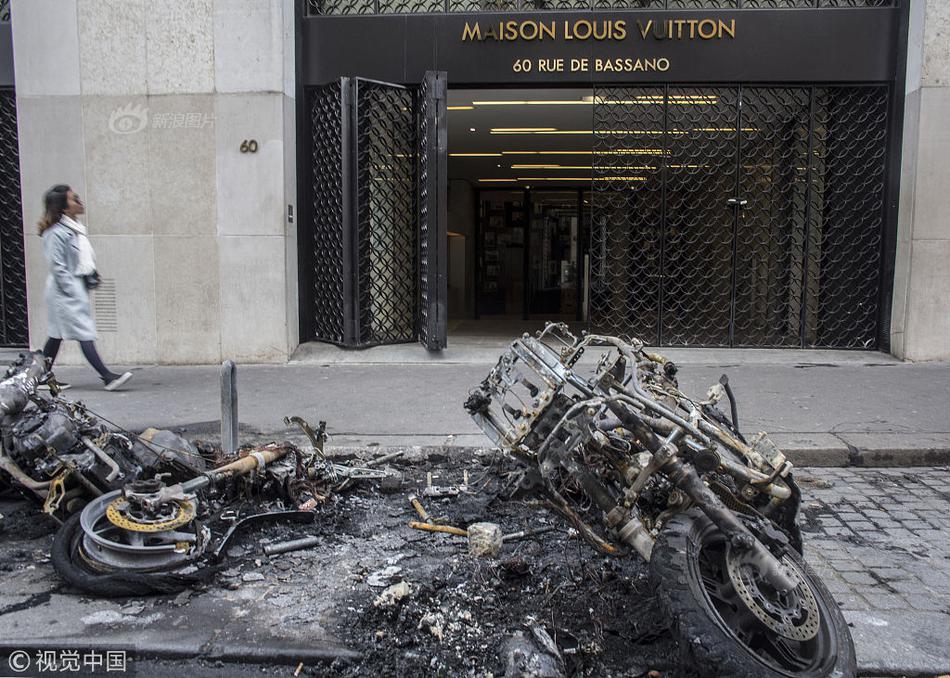 帐篷里的秘密漫画免费阅读「下拉观看」-扑飞漫画-e购手机